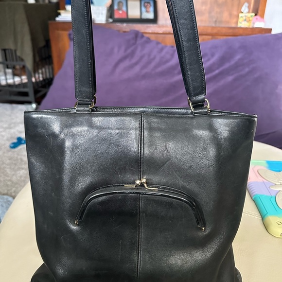 Coach | Bags | Vintage Nyc Coach Slim Leather Tote With Kiss Lock ...